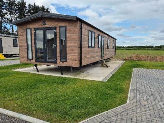 Thorne Road, Pine Lodge Park, House For Sale