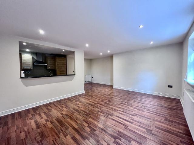 Thorne Road, Regent Court, DN2