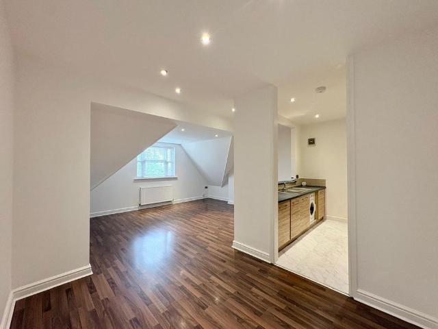 Thorne Road, Regent Court, DN2