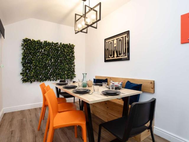 Thorne Road Room 7