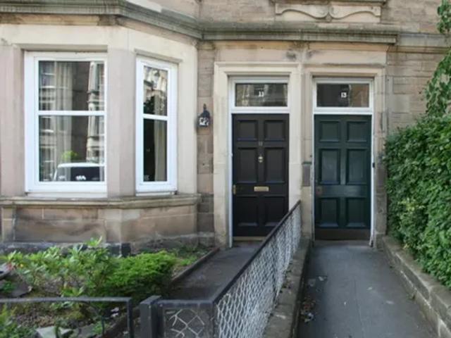 Thorne Records, 125 Bruntsfield Place, City of Edinburgh, EH10 4EQ, United Kingdom | 4 bed apartment for rent #166317248 | Rentberry