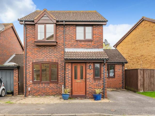 Thorne Way, Aylesbury, HP20 4 bed detached house to rent £1,950 pcm £450 pw