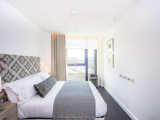 Thornes House, Nine Elms, London, SW11
