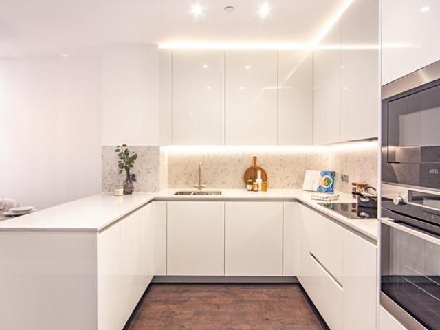 Thornes House, Nine Elms, London, SW11 2 bed apartment to rent £4,853 pcm £1,120 pw