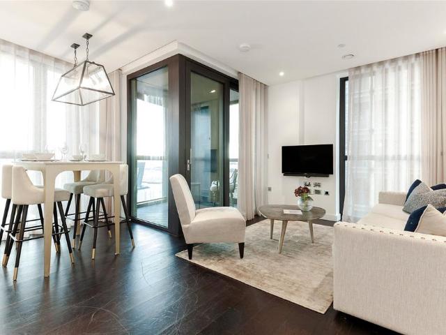 Thornes House, 4 Charles Clowes Walk. 2 bed flat to rent £3,800 pcm £877 pw