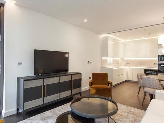Thornes House, 4 Charles Clowes Walk, London SW11, 2 bed flat to rent, £5,742 pcm | PrimeLocation