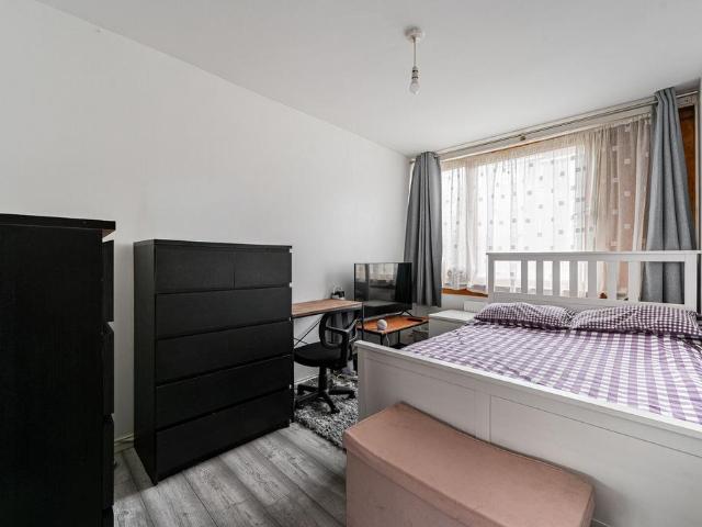 Thornham Street, Greenwich, London, SE10 3 bed flat to rent £2,701 pcm £623 pw