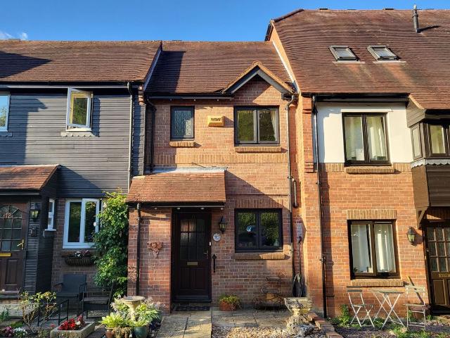 Thornhill Close, Old Amersham, Amersham HP7, 2 bed terraced house to rent, £1,700 pcm | PrimeLocation