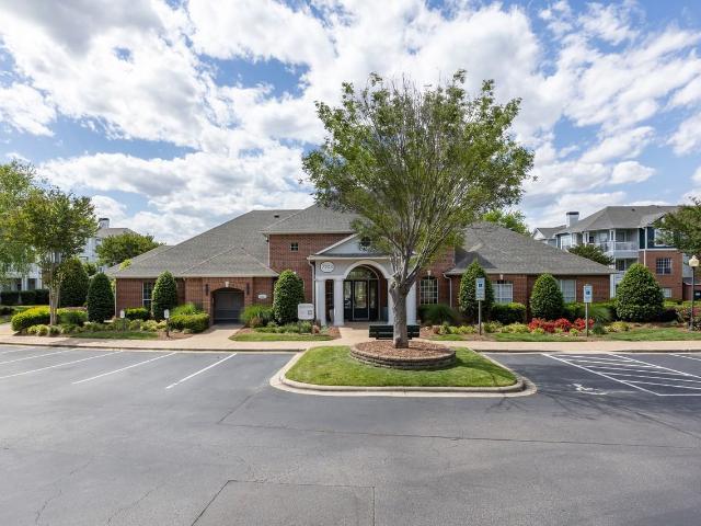 Thornhill Apartments 2 Bedroom Apartment for Rent at 7203 Plumleaf Rd, Raleigh, NC 27613