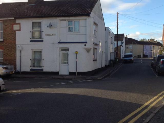 Thornhill Place, Maidstone ME14, 1 bed end terrace house to rent, £900 pcm | PrimeLocation