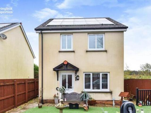 Thornhill Road, Cwmgwili, 3 Bedroom Detached