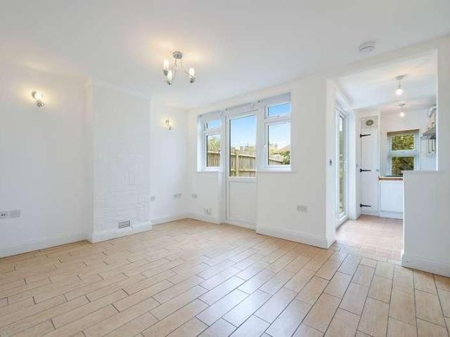 Thornhill Road, Surbiton, KT6