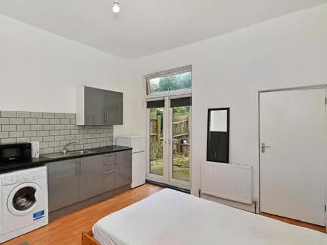 Thornlaw Road, London, London, Se27 | Studio apartment for rent #166041513 | Rentberry