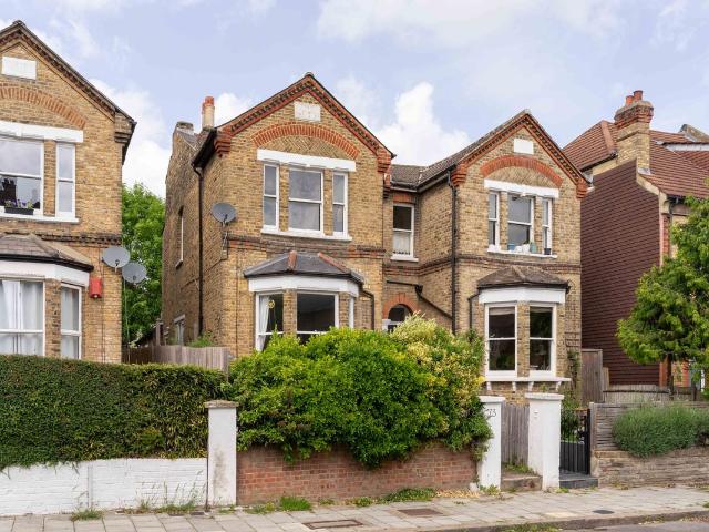 Thornlaw Road, West Norwood, London SE27, 2 bed flat to rent, £1,900 pcm | PrimeLocation
