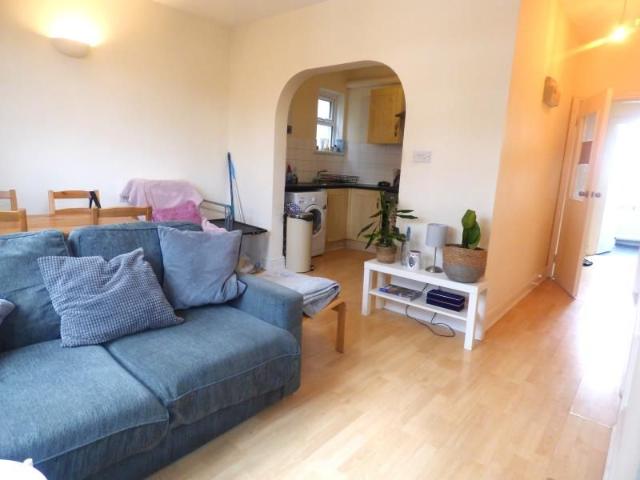 Thornton Avenue, London SW2, 3 bed flat to rent, £2,900 pcm | PrimeLocation