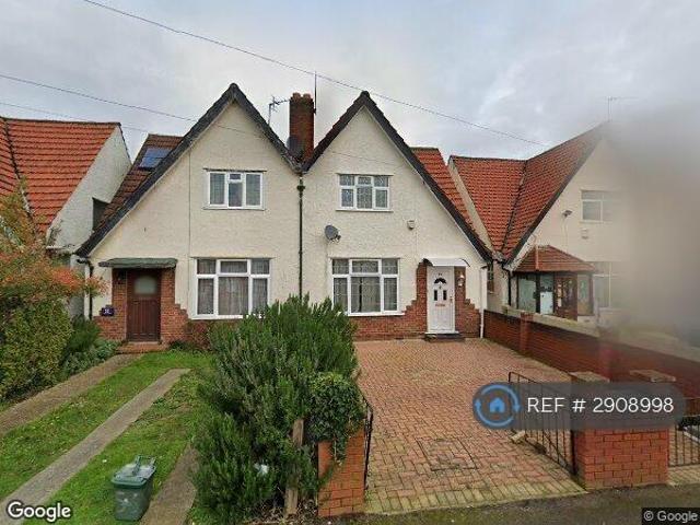 Thornton Avenue, London, UB7 Studio to rent £1,050 pcm £242 pw