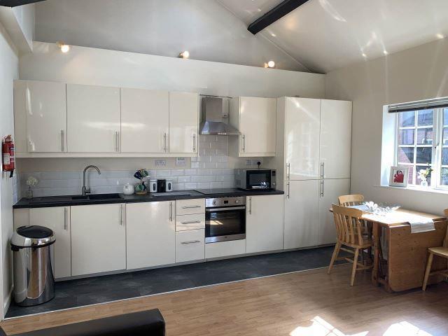 Thornton Court, Forth Place. 3 bed flat to rent £1,434 pcm £331 pw
