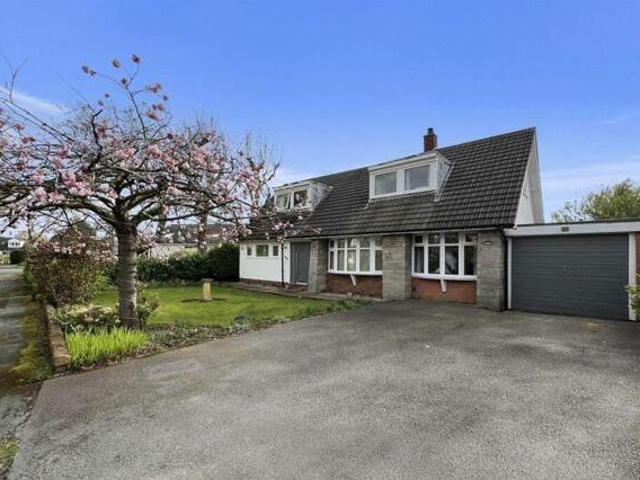Thornton Crescent, ton, 4 Bedroom Detached