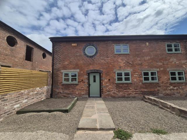 Thornton Green Lane. 3 bed barn to rent £1,850 pcm £427 pw