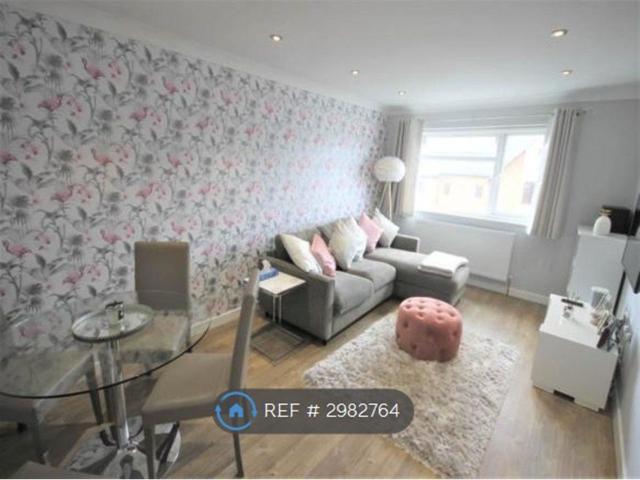 Thornton House, London E11, 1 bed flat to rent, £1,700 pcm | PrimeLocation