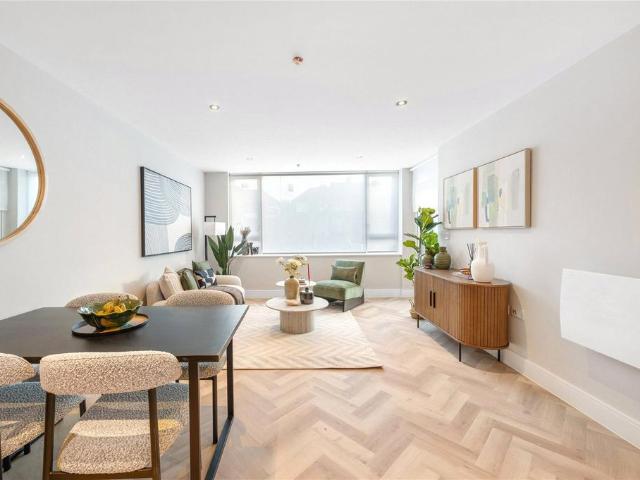 Thornton Road, London, SW12 1 bed flat to rent £2,350 pcm £542 pw