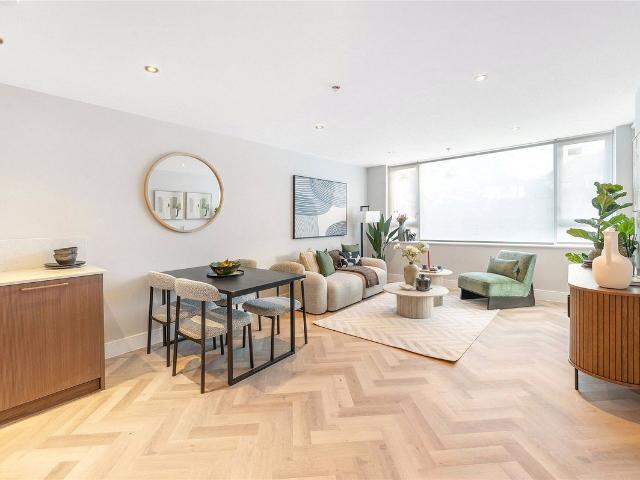 Thornton Road, London SW12, 2 bed flat to rent, £3,500 pcm | PrimeLocation