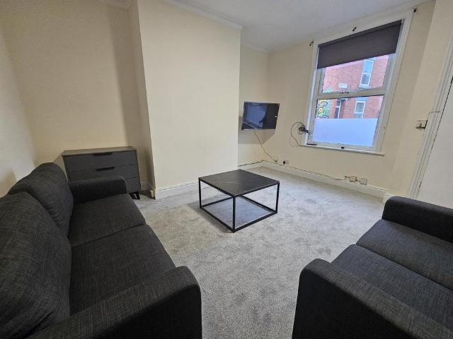 Thornville Street, Leeds 2 bed house to rent £1,083 pcm £250 pw