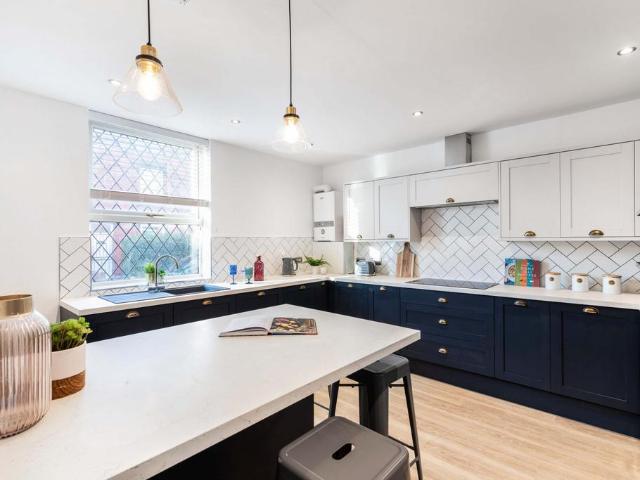 Thornville Street, Leeds LS6 6 bed house to rent £3,640 pcm £840 pw