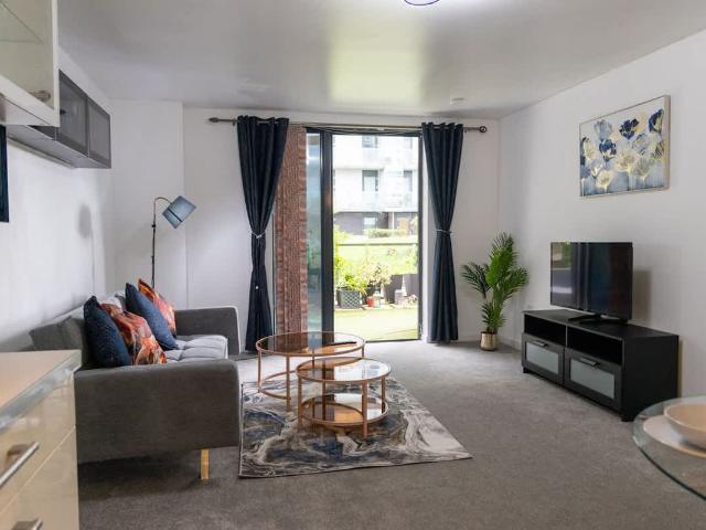 Thornwood G11, 2 bed flat to rent, £3,938 pcm | PrimeLocation