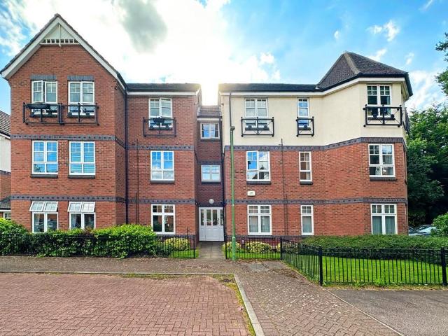 Thorpe Court, Solihull, West. 2 bed flat to rent £1,050 pcm £242 pw