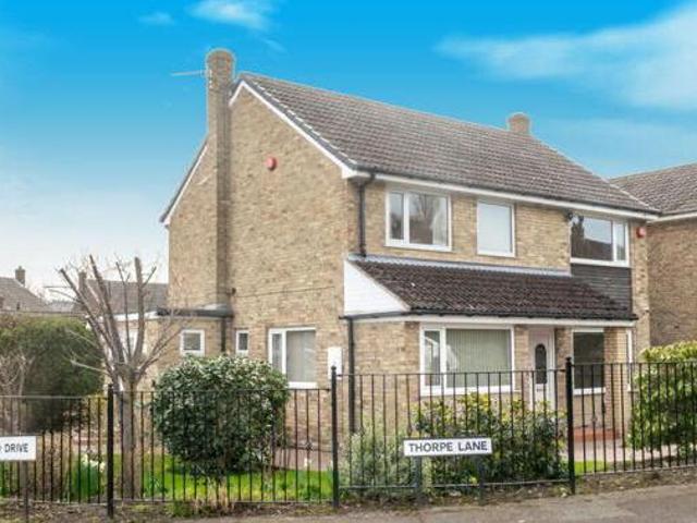 Thorpe Lane, Almondbury, 4 Bedroom Detached