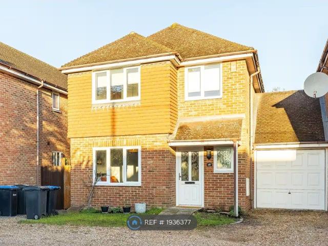 Thorpe Lea Road, Egham TW20, 5 bed detached house to rent, £2,950 pcm | PrimeLocation
