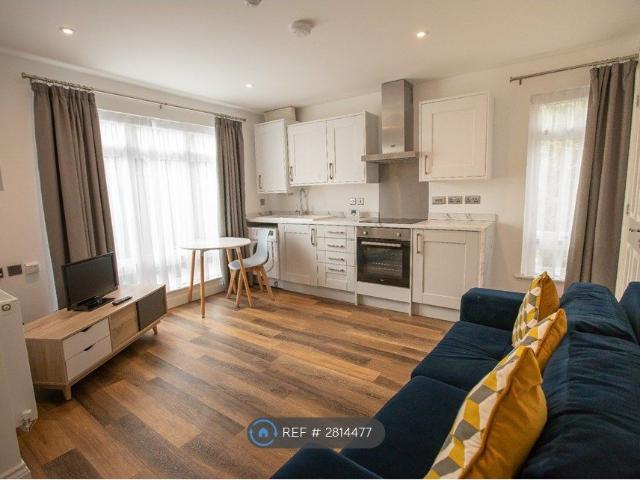 Thorpe Road, Norwich NR1, 1 bed flat to rent, £1,000 pcm | PrimeLocation