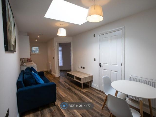 Thorpe Road, Norwich NR1, 1 bed flat to rent, £1,000 pcm | PrimeLocation