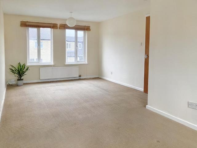 Thorpe Way, Cambridge CB5 3 bed flat to rent £1,675 pcm £387 pw