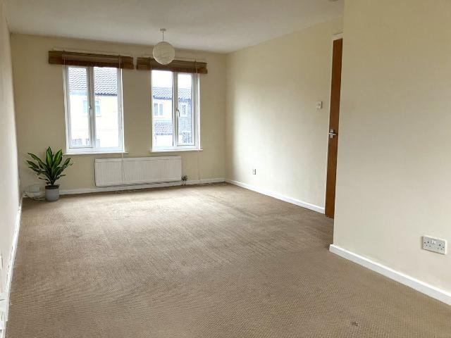 Thorpe Way, Cambridge CB5, 3 bed flat to rent, £1,675 pcm | PrimeLocation