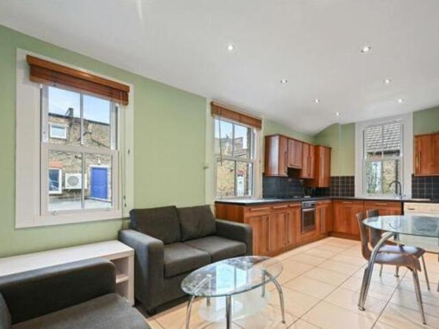 Thorpebank Road, London, 3 Bedroom Apartment