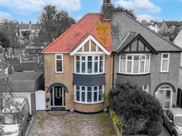 Thorpedene Gardens, Southend on sea, 3 Bedroom Semi detached