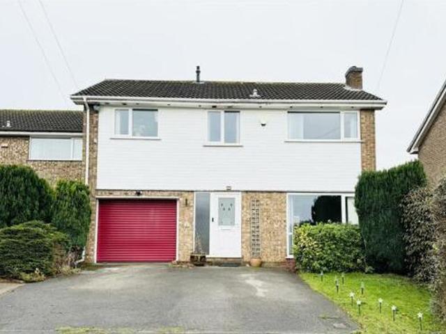 Thorpes Avenue, Denby Dale, 4 Bedroom Detached