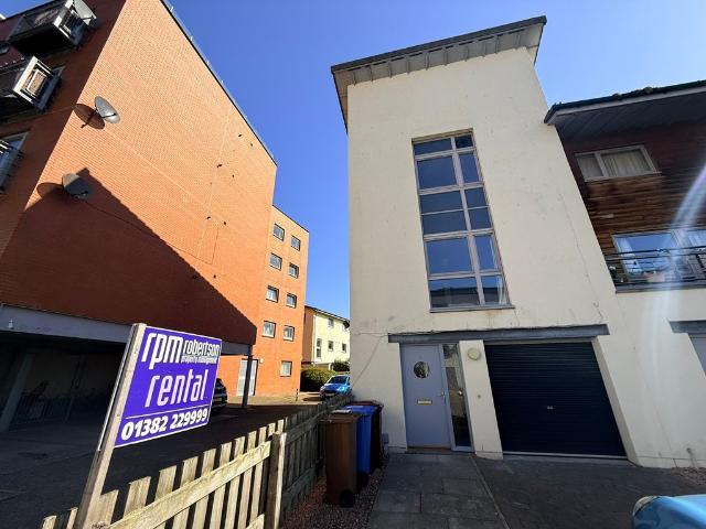 Thorter Row, Dundee DD1, 4 bed town house to rent, £1,600 pcm | PrimeLocation