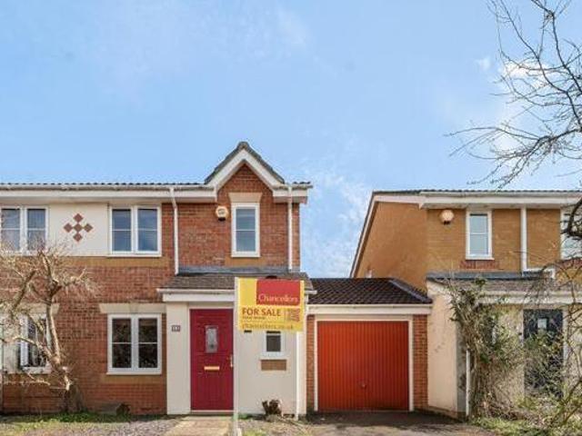 Thatcham, Berkshire, 3 Bedroom Semi detached