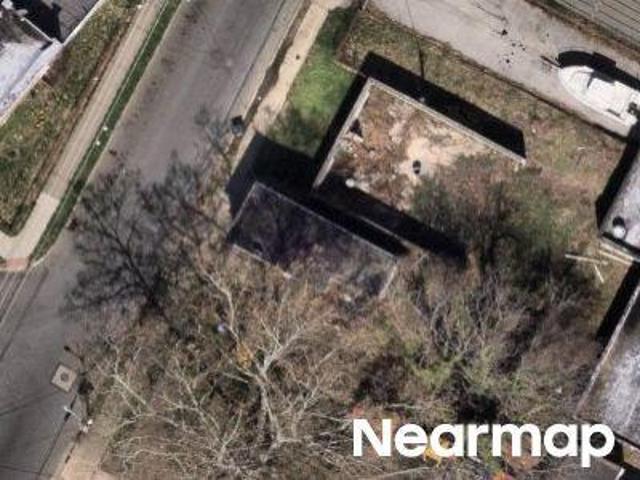 Thatcher St