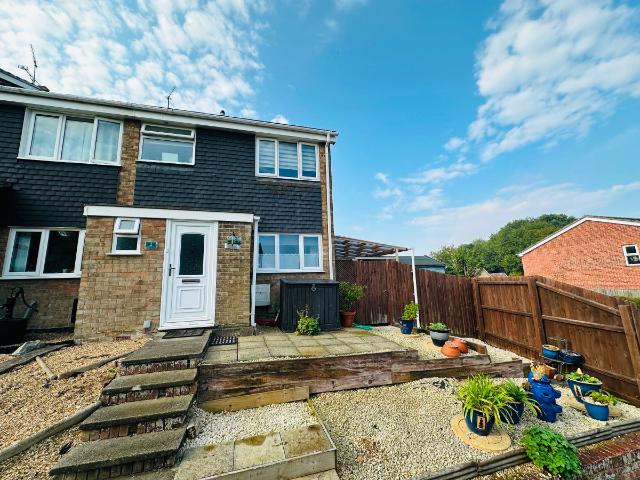 Thatchers Walk, Stowmarket IP14, 3 bed terraced house to rent, £1,225 pcm | PrimeLocation