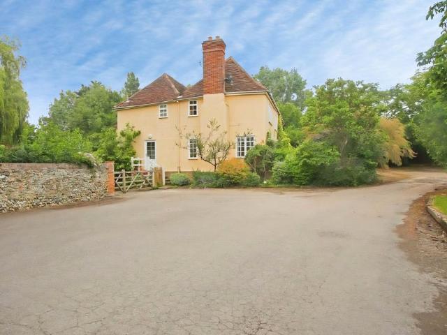 Thaxted Road, SAFFRON WALDEN, CB10 7 bed property to rent £2,600 pcm £600 pw