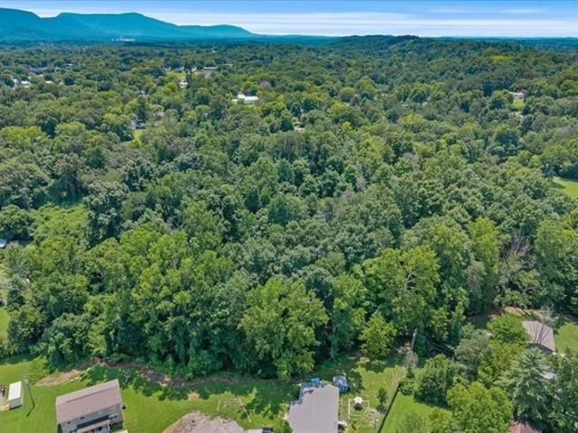 Thacker St, Etowah, TN 37331