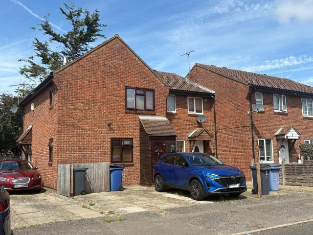 Thackeray Avenue, Tilbury 1 bed finca to rent £1,025 pcm £237 pw