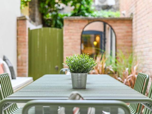 Thackeray House, Chelsea, London SW3, 2 bed flat to rent, £12,783 pcm | PrimeLocation