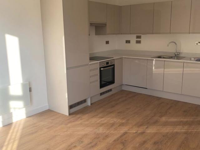 Thackeray Lane, Godalming GU7, 1 bed flat to rent, £1,250 pcm | PrimeLocation