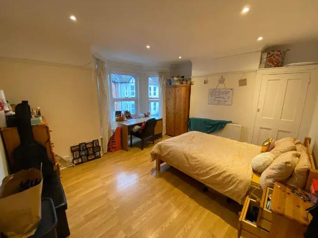 Thackeray Road, Portswood. 5 bed house to rent £2,145 pcm £495 pw