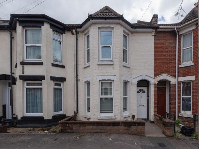 Thackeray Road, Southampton SO17, 4 bed terraced house to rent, £2,500 pcm | PrimeLocation